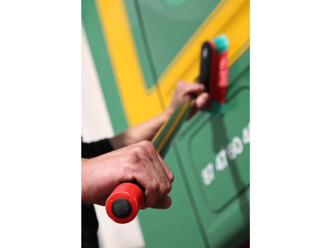 Vikan Telescopic Black Aluminium Handle 1500 - 2750mm