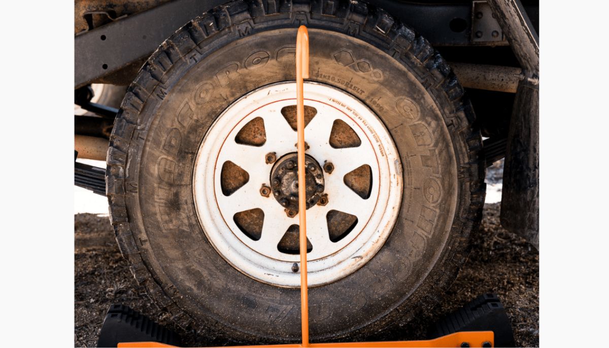 How to Choose the Right Wheel Chocks for Site Safety